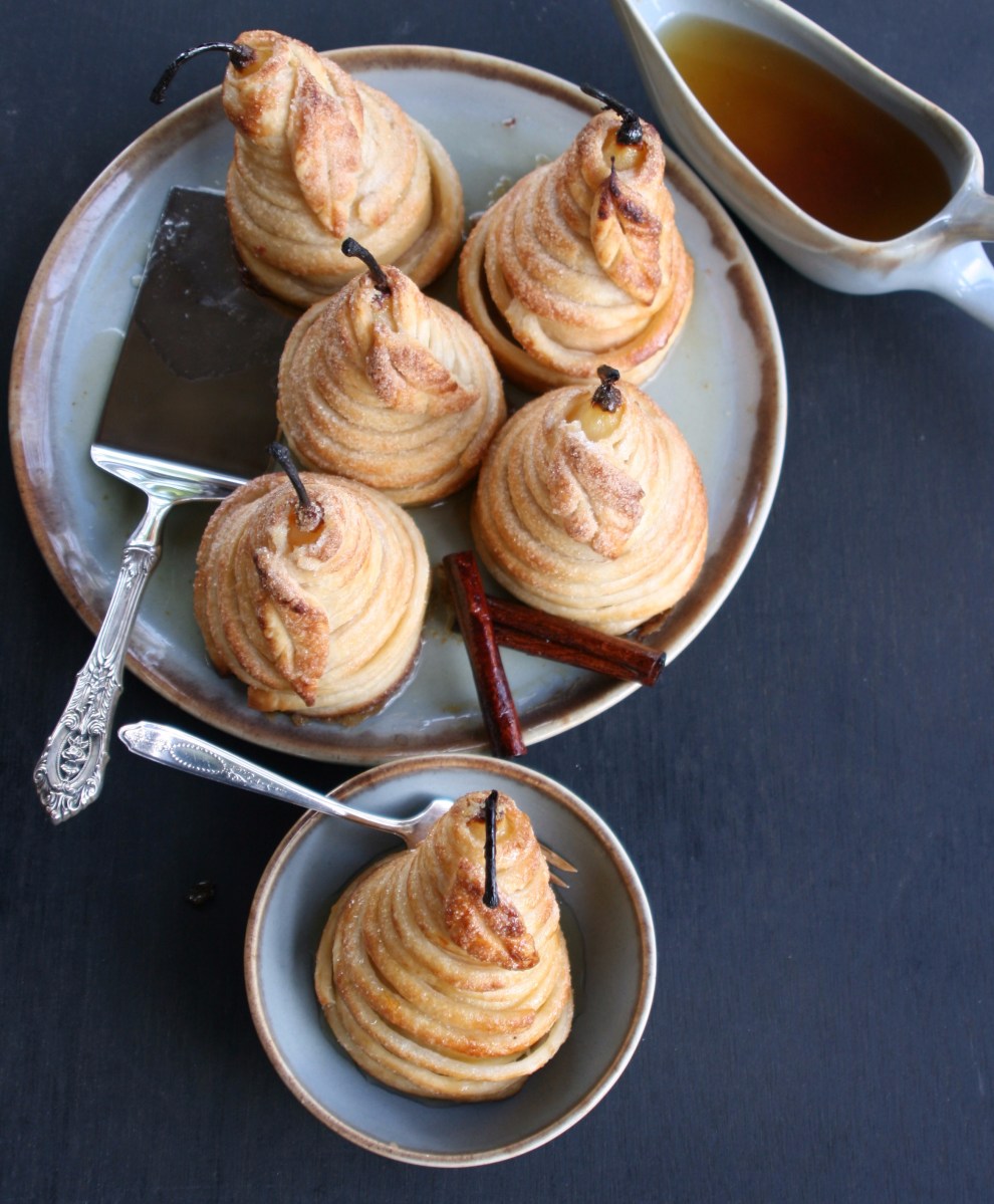 Mini Pear Pies – Here's the Dish